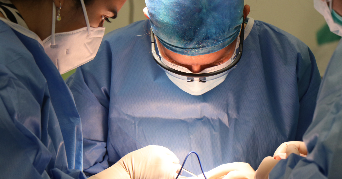 What Is a Tube Shunt Drainage Implant for Glaucoma?